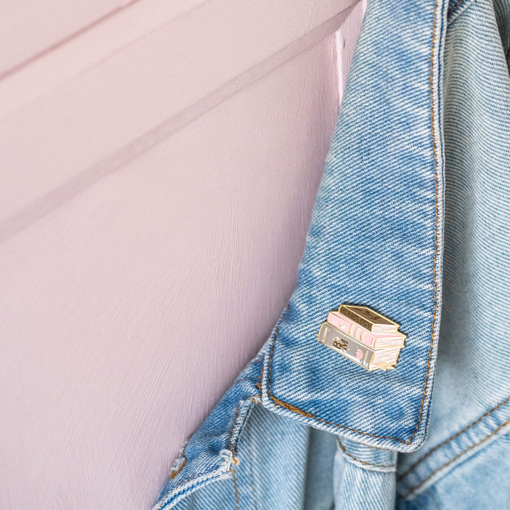 Enamel pins – Paper and Word